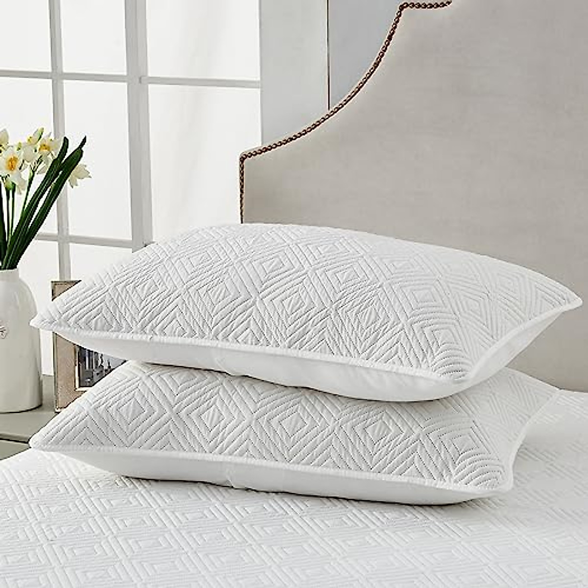Qucover White Quilt Set California King, Soft Microfiber King Size Quilt Sets Oversized, 3D Ultrasonic Geometric Pattern Lightweight Summer Cal King Quilt 118x106, and 2 Pillow Shams