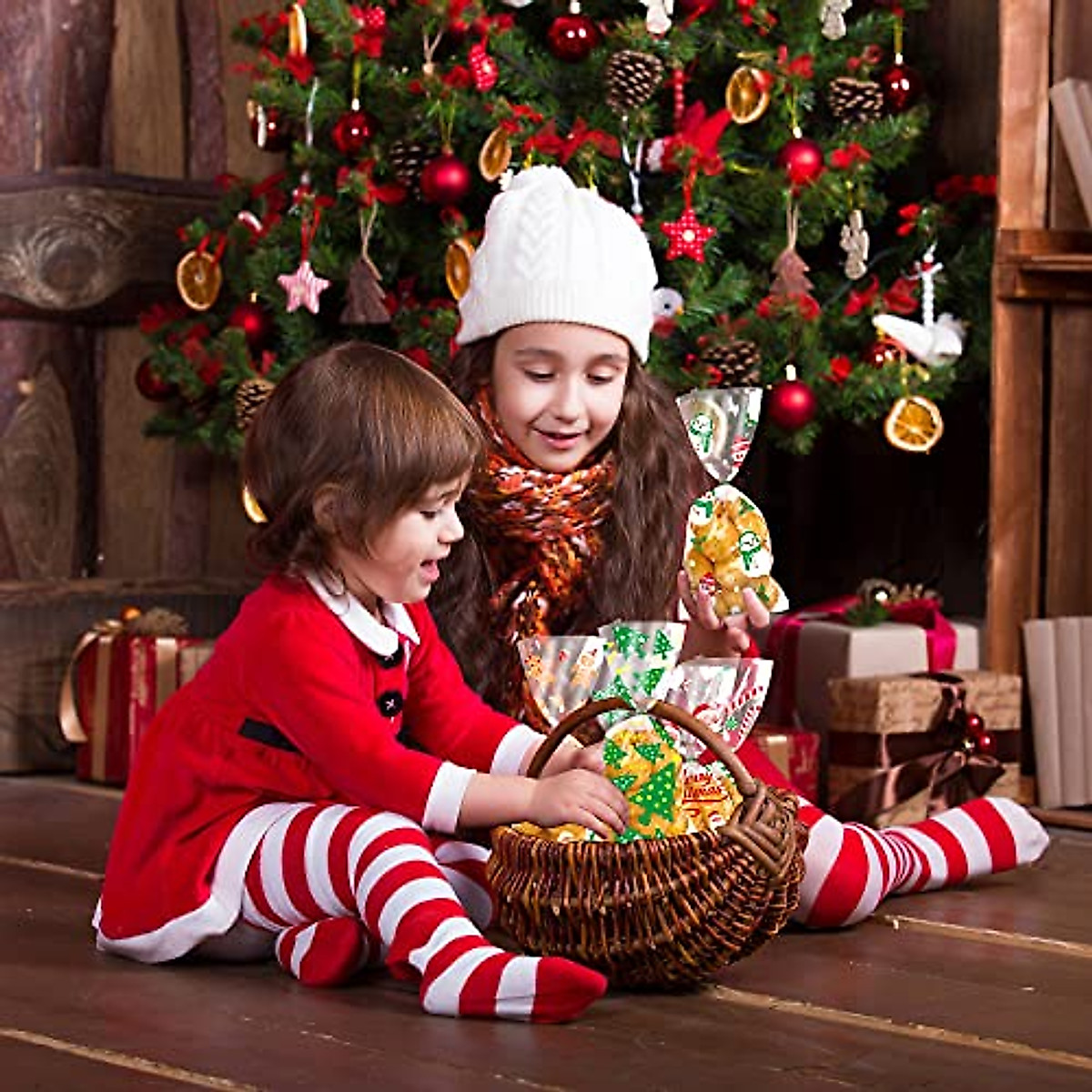 JOICEE 120PCS Christmas Cellophane Candy bags, Xmas Cello Treat Goody Bags with Ties for Christmas Holiday Party Favors