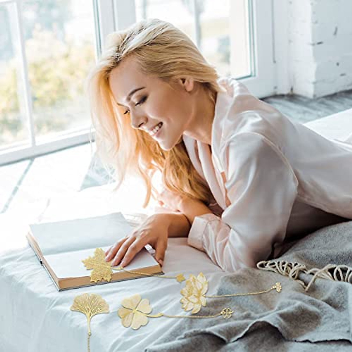 4 Pcs Metal Bookmarks with Chain, Golden Hollow Bookmark Graduation Gifts for Women, Men, Book Lovers, Writers, Readers