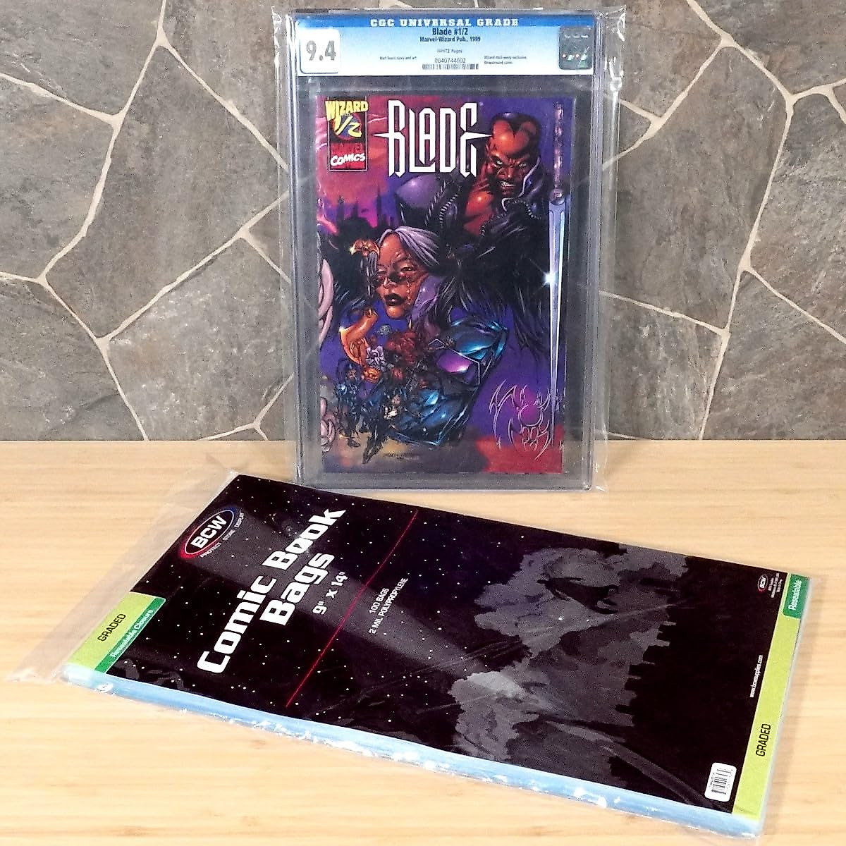 BCW Resealable Graded Comic Book Bags - Pack of 100 | Comic Book Sleeves | Crystal Clear Polypropylene for CGC and CBCS Slabs | Acid-Free Archival Quality Resealable Comic Book Protector | 9x14