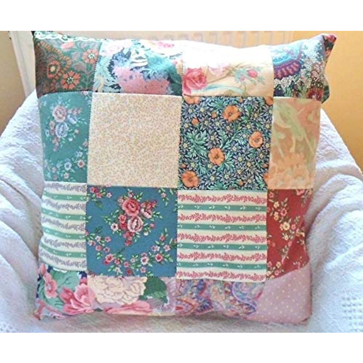 MSCFTFB 14 Pieces Assorted 7 Designs Square Fabric Bundles Sewing Square Patchwork Precut Fabric Scraps for DIY Quilting Applique Doll Dress Making (Red)