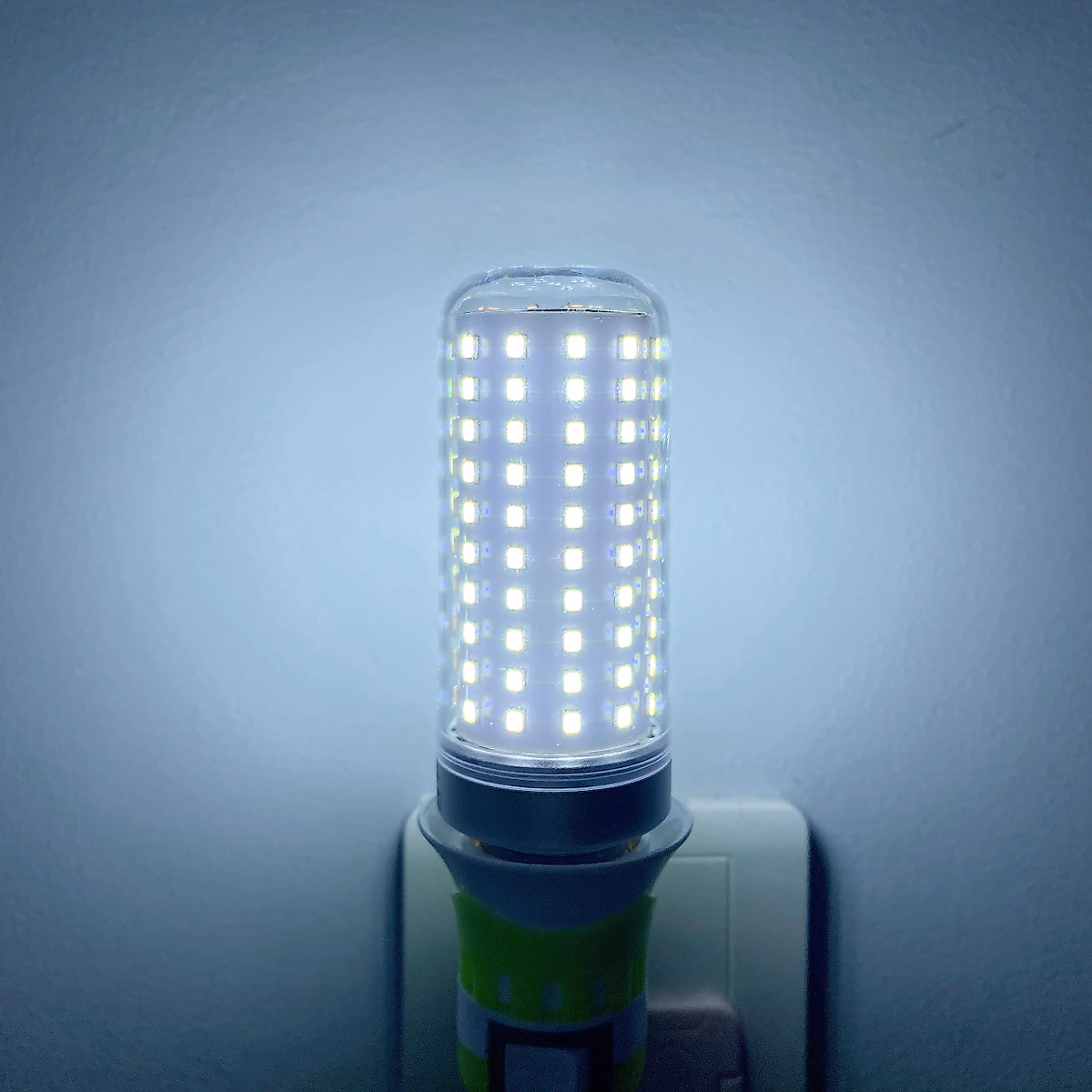 Uicnigh 25W LED Light Bulb 200 Watt Equivalent,Medium Screw Base E26 LED Bulb,6000K Daylight White Bright 2500LM for Home Lighting,Non-Dimmable Led bulb,3 Pack