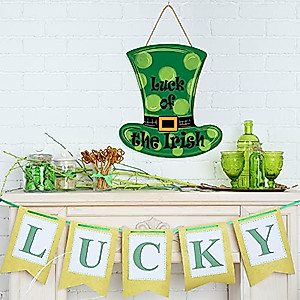 Whaline St. Patrick's Day Wooden Hanging Sign Leprechaun Hat Irish Door Decoration Green St. Patrick's Day Hat Welcome Sign for Irish Holiday Home Indoor Outdoor Farmhouse Window