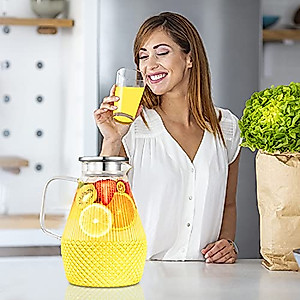 Glass Pitcher, veecom 80oz Glass Pitcher with Lid and Spout, Large Glass Water Pitcher for Juice, Lemonade and Hot&Cold Beverage, Iced Tea Pitcher for Fridge, Heat Resistant Glass Carafe with Brush