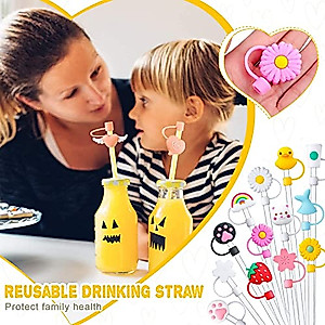 16 Pieces Reusable Drinking Straw Tips Lids Anti-dust Silicone Straw Caps for 7-8 mm Straws Airtight Seal Splash Proof Straw Tips Covers (Flower Animal Style)