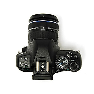 Olympus Evolt E410 10MP Digital SLR Camera with 14-42mm f/3.5-5.6 and 40-150mm f/4.0-5.6 Zuiko Lenses