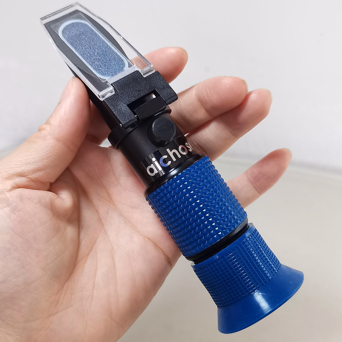 Aichose 0-80% Brix Meter Refractometer for Measuring Sugar Content in Fruit, Honey, Maple Syrup and Other Sugary Drink, with Automatic Temperature Compensation Function