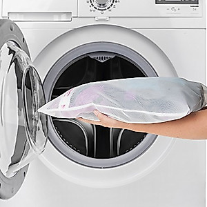 Set of 4 Mesh Laundry Bags - Clothing Organizer Washer Bags with Zippers - 2 Medium and 2 Large Bags for Sorting Clothes by Everyday Home (White)