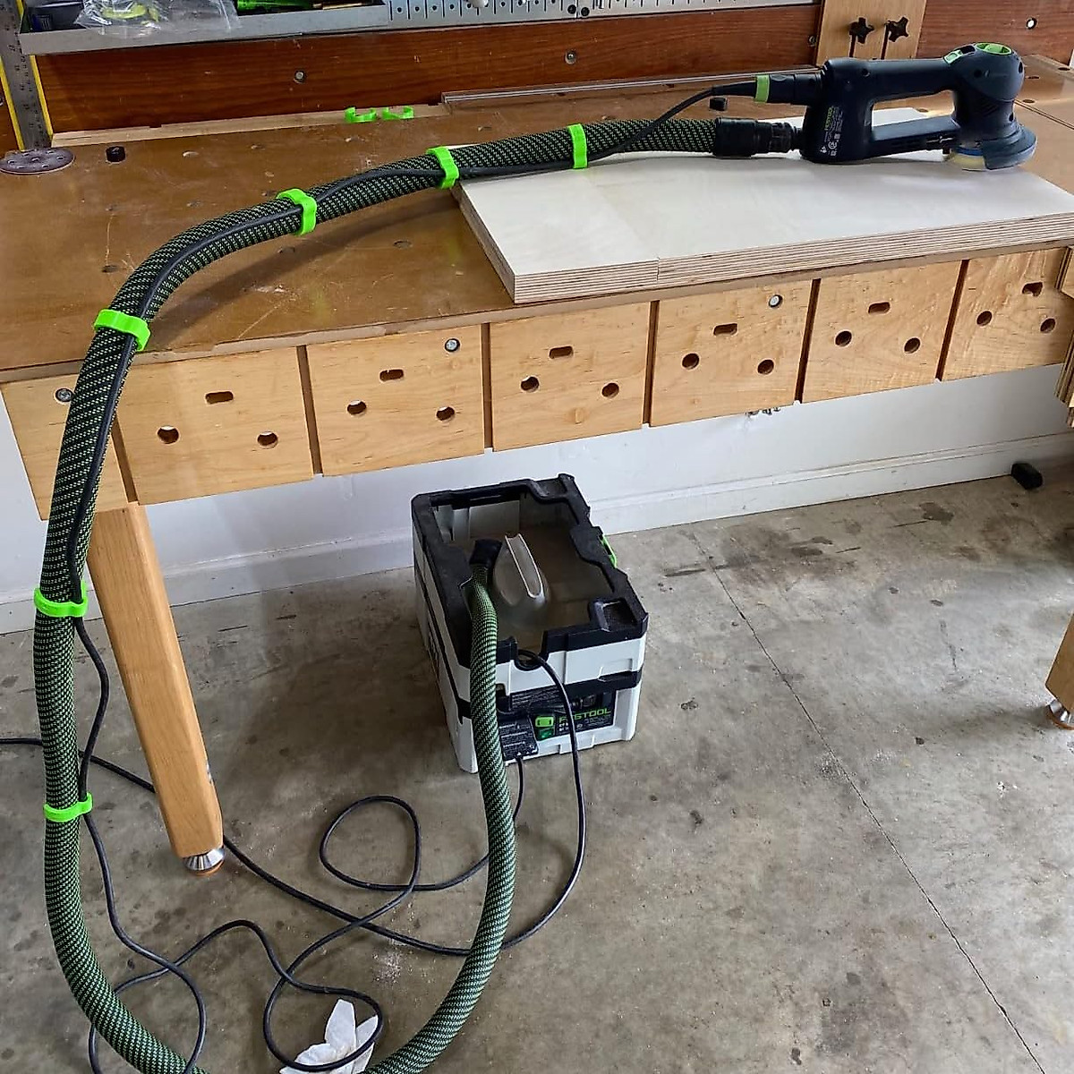 ToolCurve Coiled Hose Clips Compatible with Festool 27mm Hoses - Made in USA