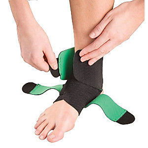 MUELLER Sports Medicine Green Adjustable Ankle Support Brace, Ankle Pain Relief Support for Men and Women, Ideal for Sprains, Strains, Arthritis, Black, One Size