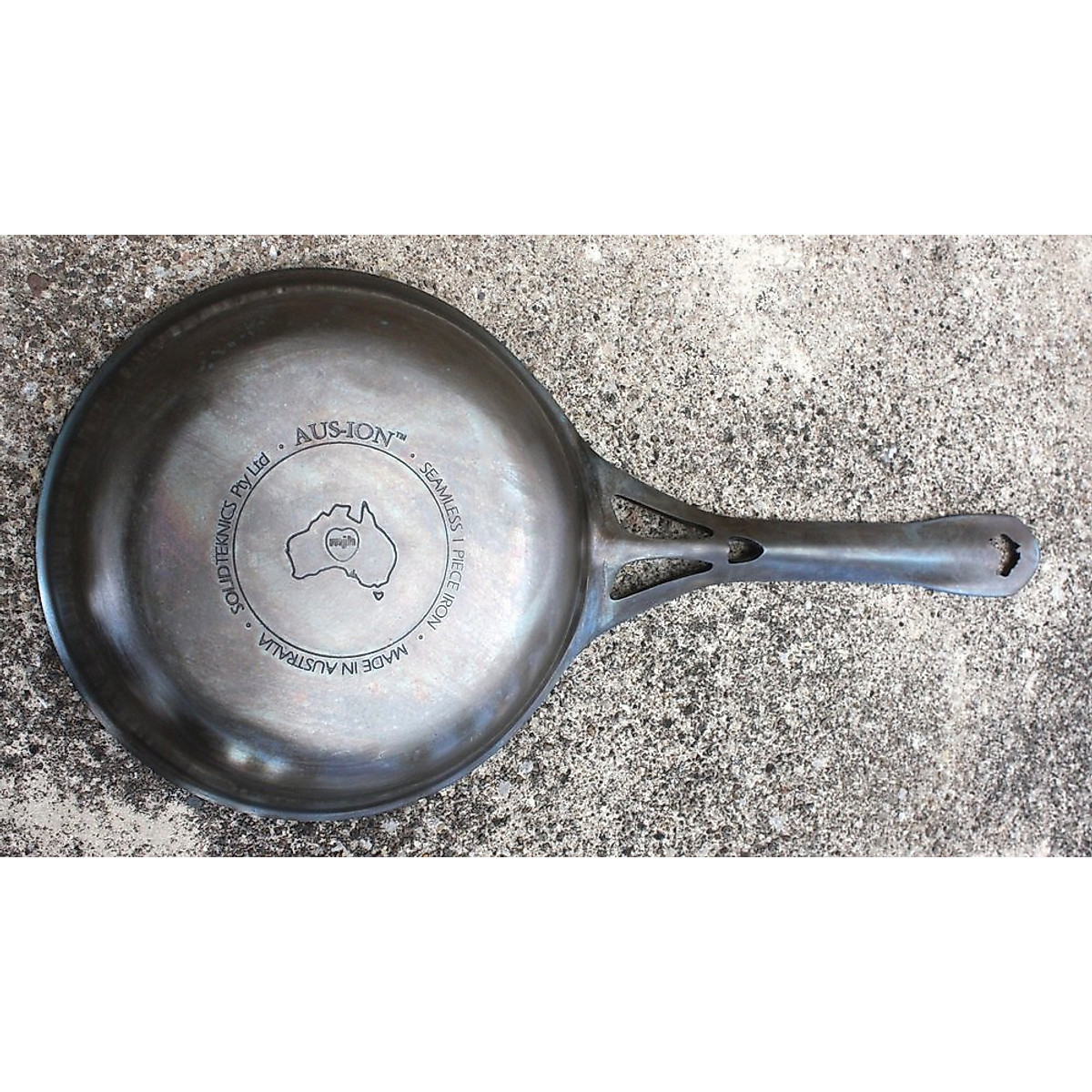 AUS-ION Skillet, 10.2" (26cm), Smooth Finish, 100% Made in Sydney, 3mm Australian Iron, Professional Grade Cookware