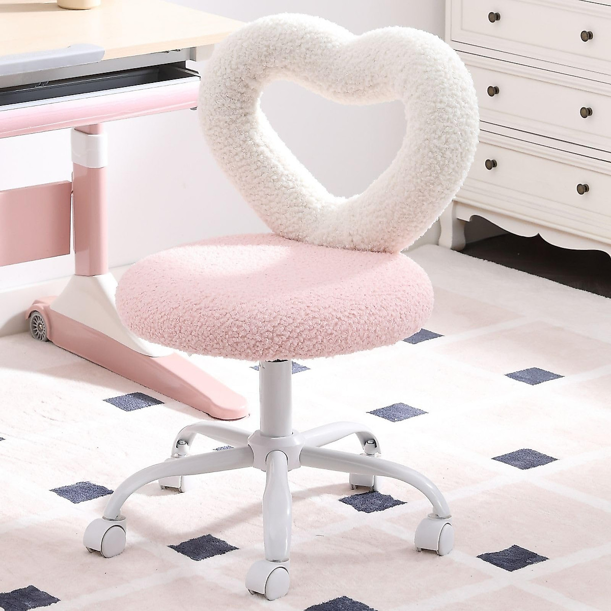 LukeAlon Kids Desk Chair with Rolling Wheels, Sherpa Heart Back Swivel Child Chair Upholstered Adjustable Teen Computer Chair Comfy Students Study Chair for Boys and Girls, Pink White