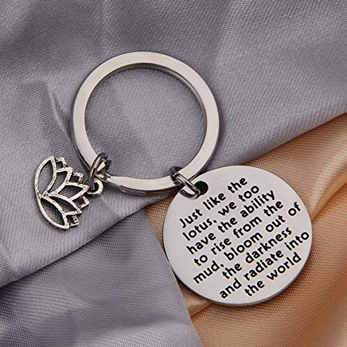 LQRI Lotus Keychain Yoga Karma Inspirational Keychain Best Friend Gift Yoga Lovers Gift (silver)