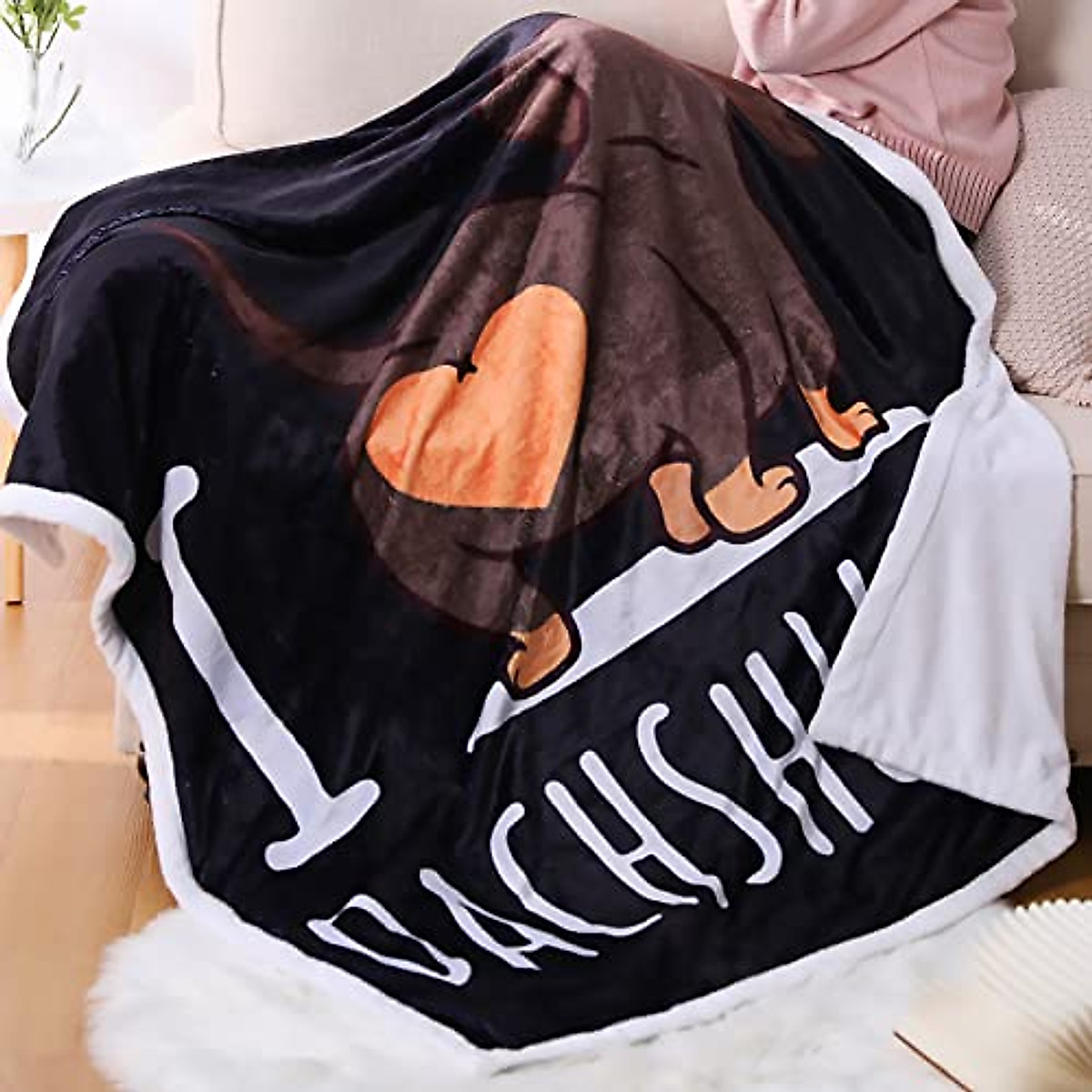 Famitile Dachshund Throw Blanket, Love Dachshund Soft Sherpa Flannel Blanket Warm Cozy Fleece Blanket Cute Cartoon Fuzzy Dachshund Blanket for Kids and Adults Couch Bed Chair Sofa