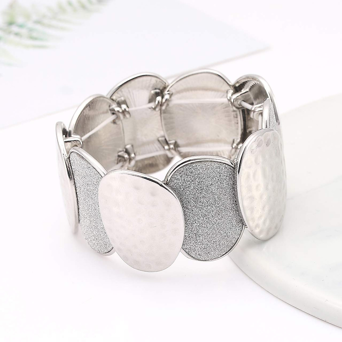 LENOOCLE Hammered Druzy Bracelet Silver Glitter Chunky Stretch Bracelet Statement Elastic Bracelet Bangle for Women Girls Christmas Jewelry Gifts(Silver)