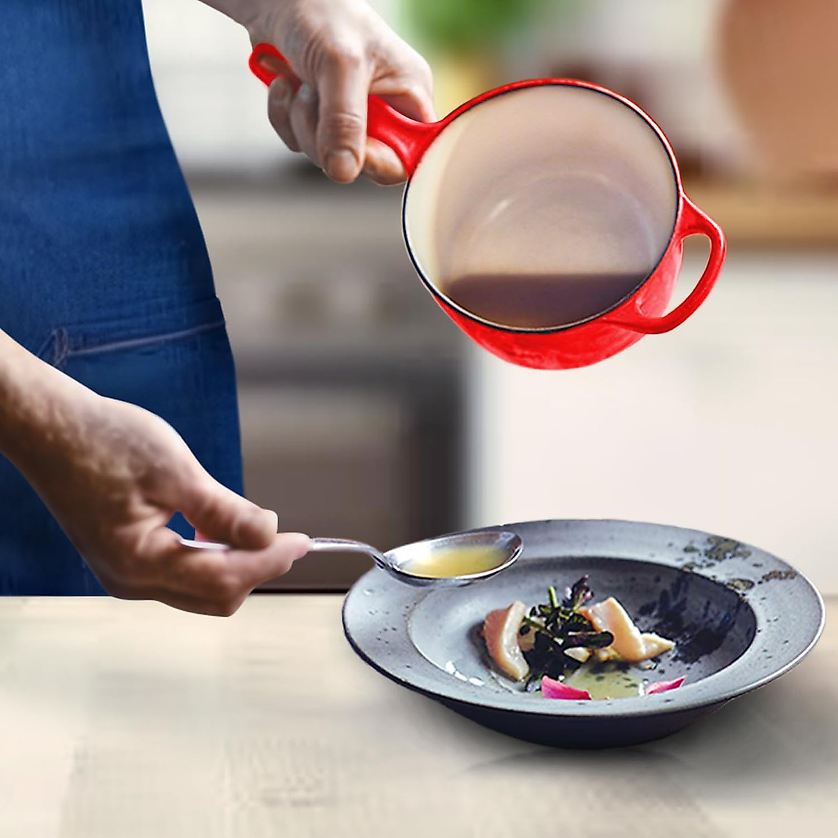 Healthy Choices Red Enameled Saucepan with Lid, 2 Qt,Mini Sauce Pan Pot, Single Serving of Pasta Sauce & Gravy, Perfect for Home Kitchen Restaurant Cooking, Easy to Clean, Suitable for All Cooktops