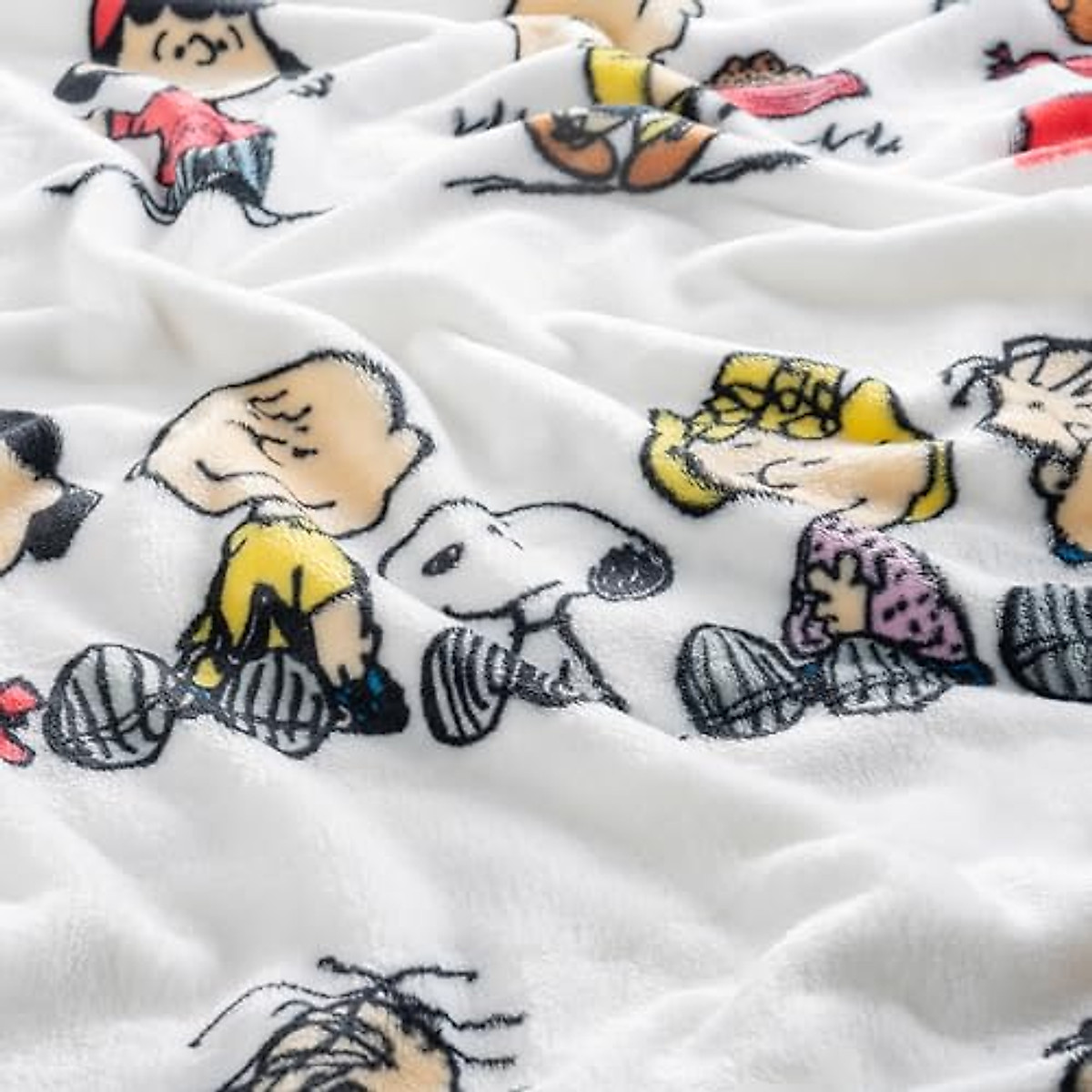 Berkshire VelvetLoft Peanuts Snoopy Cute Character Plush Throw Blanket, Peanuts Gang, Throw (55" x 70")