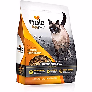 Nulo Freestyle Freeze-Dried Raw, Ultra-Rich Grain-Free Dry Cat Food for All Breeds and Life Stages with BC30 Probiotic for Digestive and Immune Health, Chicken & Salmon, 8 Ounces