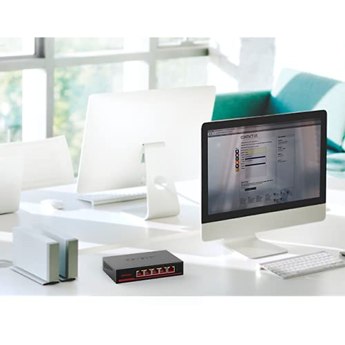 Asustor ASW205T 5 Port 2.5G Unmanaged Ethernet Network Switch, Plug and Play, Wall-Mount