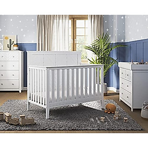 Child Craft Atwood 4-Drawer Dresser (Matte White)