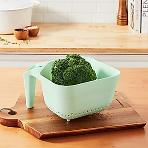 Tovolo Tovolo 3 Quart Colander BPA Free Food Safe Plastic Strainer with Handle Heavy Duty Heat Resistant Pasta and Veggies Kitchen Drainer Steam Basket Dishwasher Safe, Mint