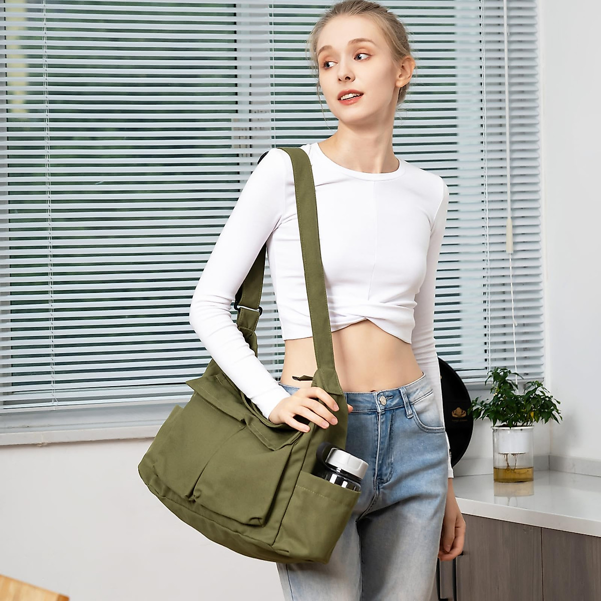 Women Canvas Hobo Messenger Handbags Large Crossbody Aesthetic Commuter Tote Bag with Multiple Pockets Adjustable Strap