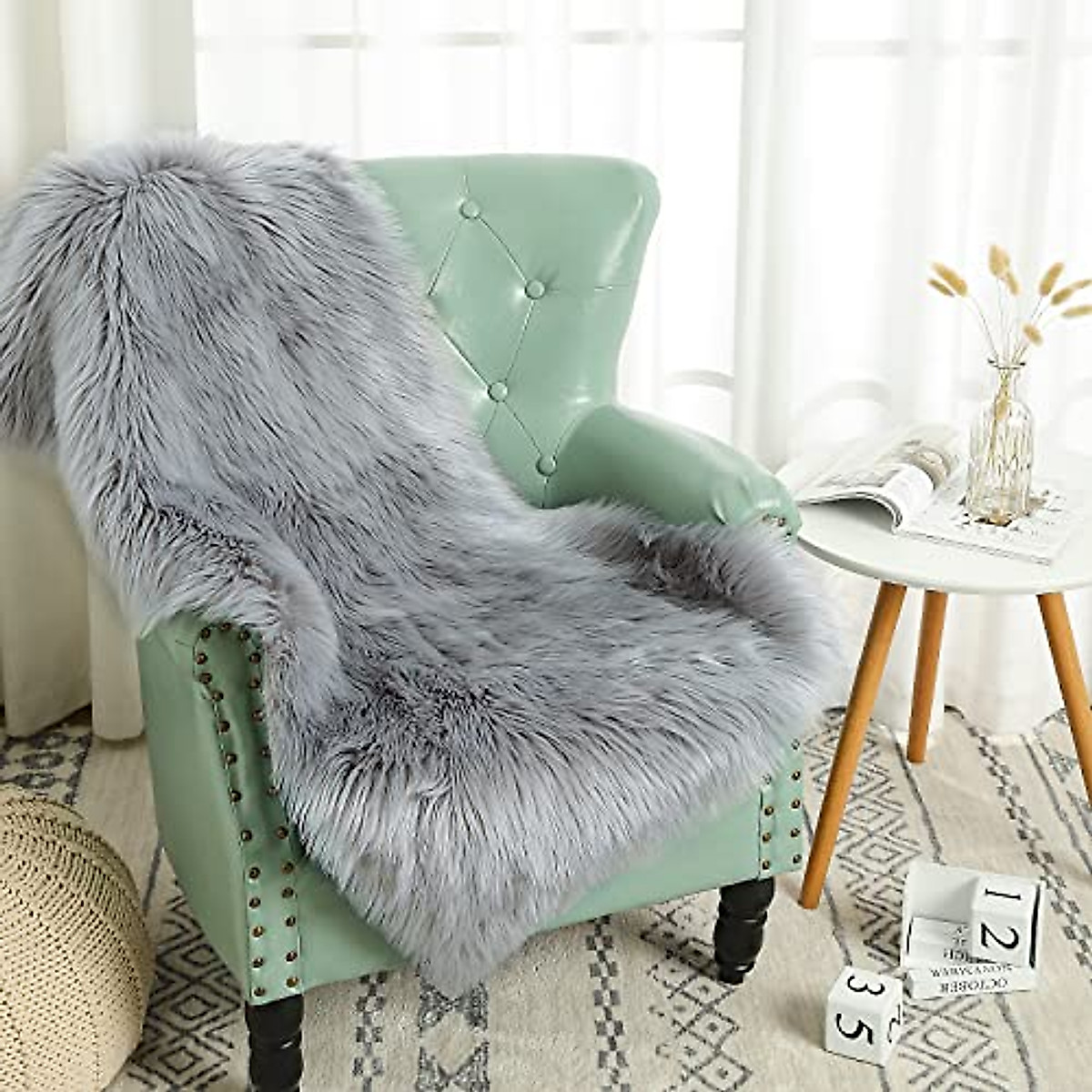 Pacapet Fluffy Faux Fur Rug,Grey Fur Rug Sheepskin Rug for Bedroom,Furry Shag Rug for Living Room,Fuzzy Rug Carpet for Bedside Kids Nursery Room Decor,2x3 ft