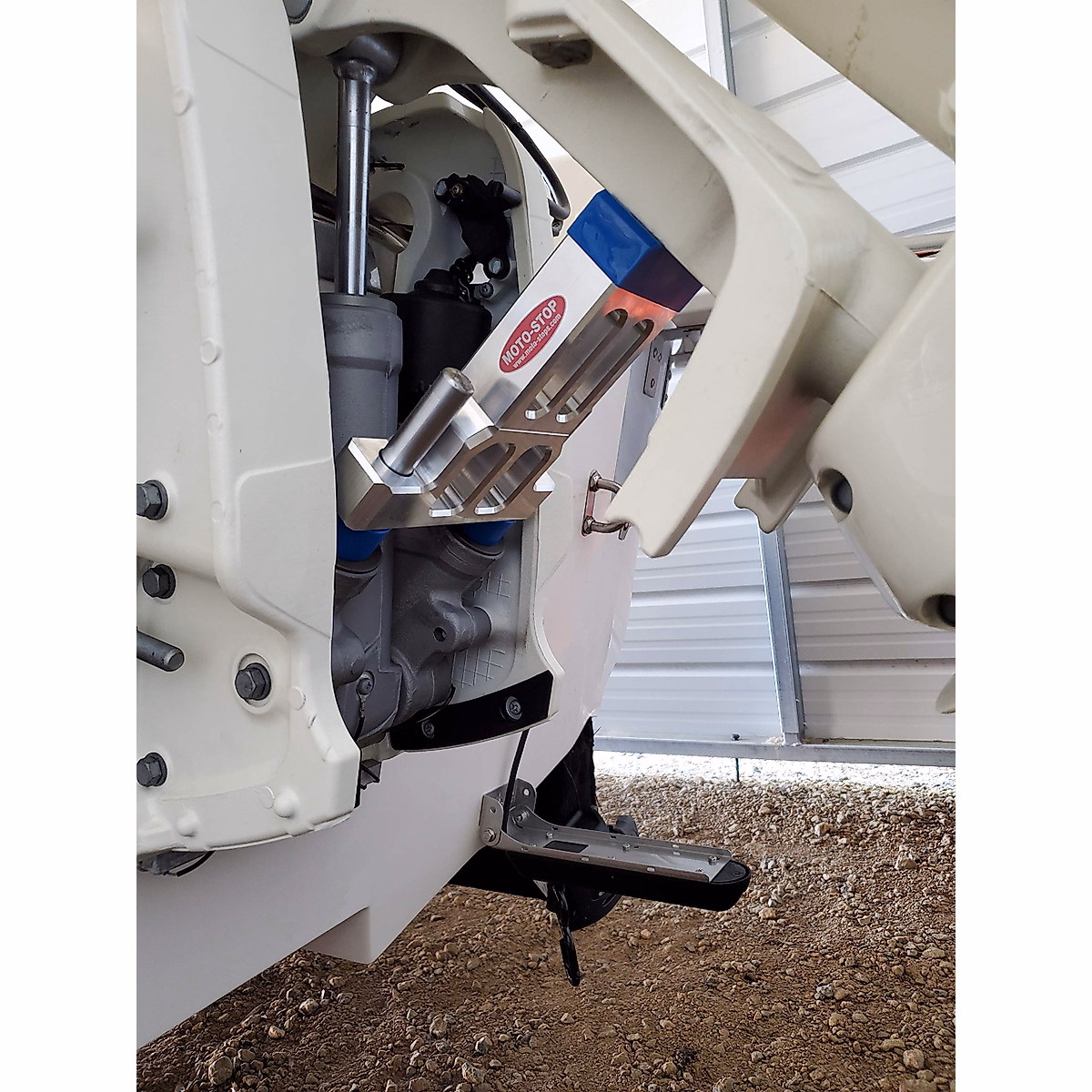 MOTO-STOP transom saver 4 13/16" Trim Rod Spacing skeleton - 2 piece. For motors with 2 trim rods, kit includes steering clips and a canvas bag.