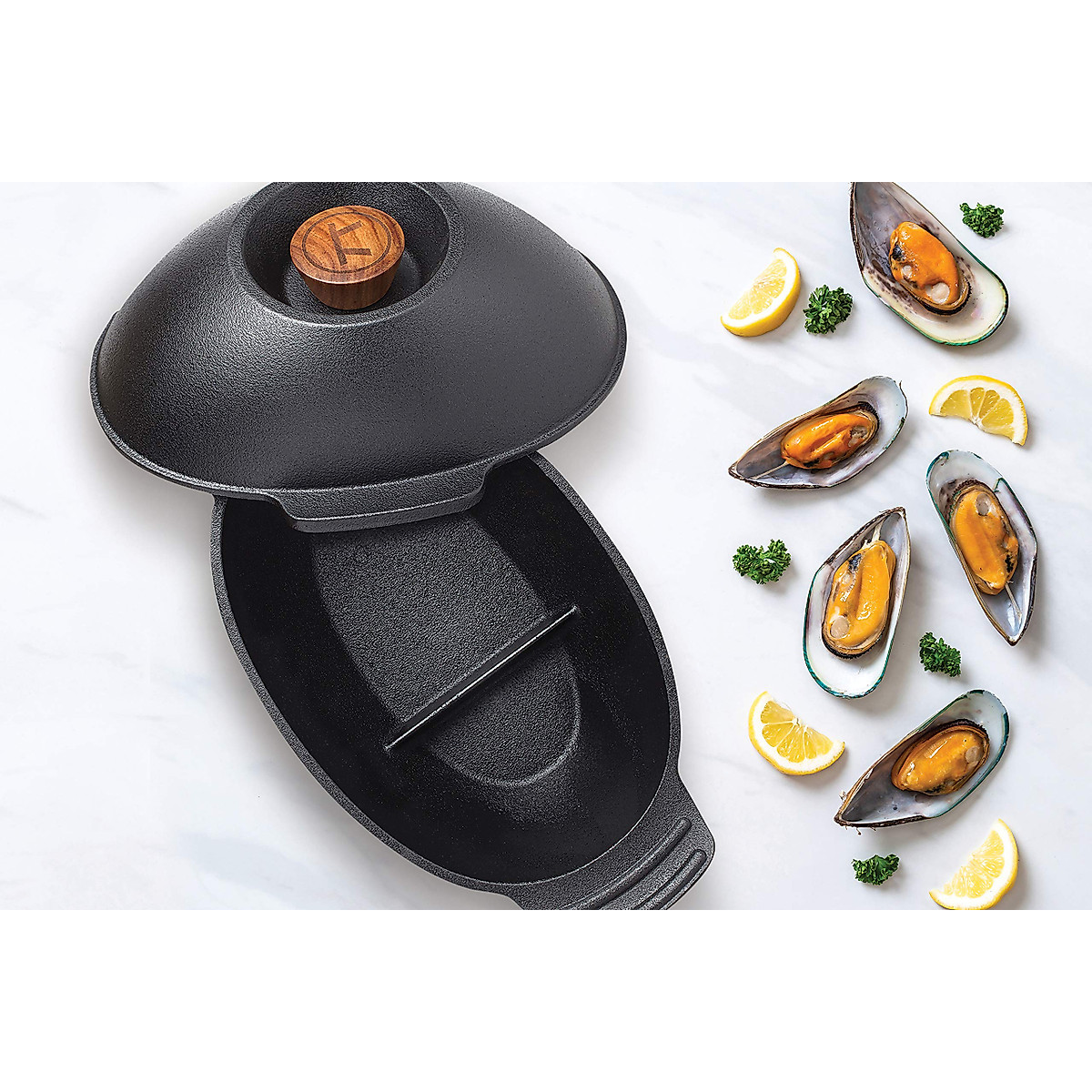 Outset - 76495 Outset Cast Iron Seafood and Mussel Pot with Lid for Empty Shells, 2.5 Quart, Black