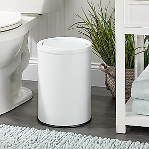 mDesign Small Round Metal 4.8 Gallon Covered Bathroom Garbage Swing Lid Trash Can Waste Basket Bin for Bathroom, Bedroom, Kitchen, Craft Room, Office, Laundry Room, Garage - White