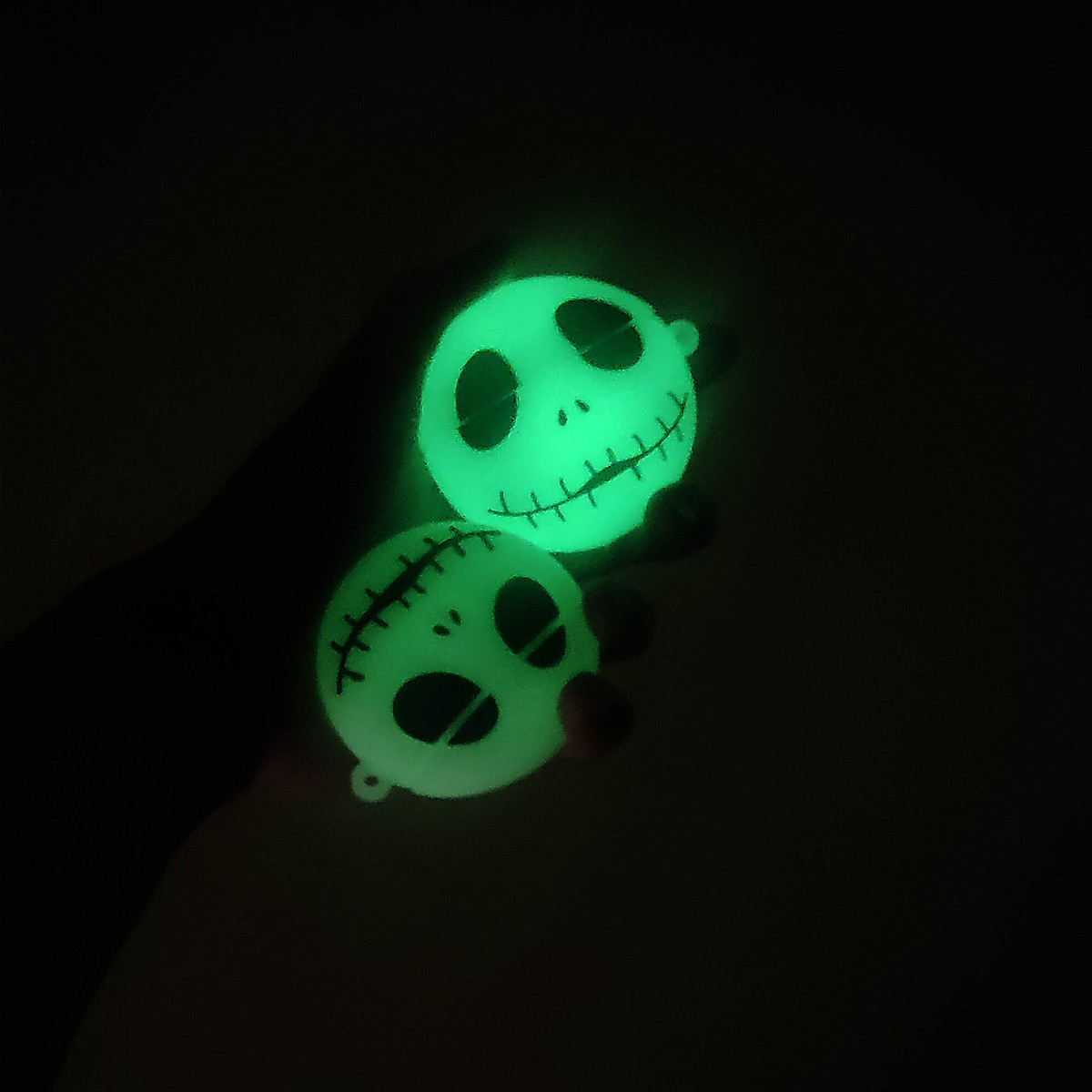 Jowhep Case for AirPod Pro 2019/Pro 2 Gen 2022 Cartoon Cute Silicone Cover Kawaii Funny Unique Stylish Soft Protective Keychain for Air Pods Pro Girls Boys Women Cases for AirPods Pro Luminous Skull