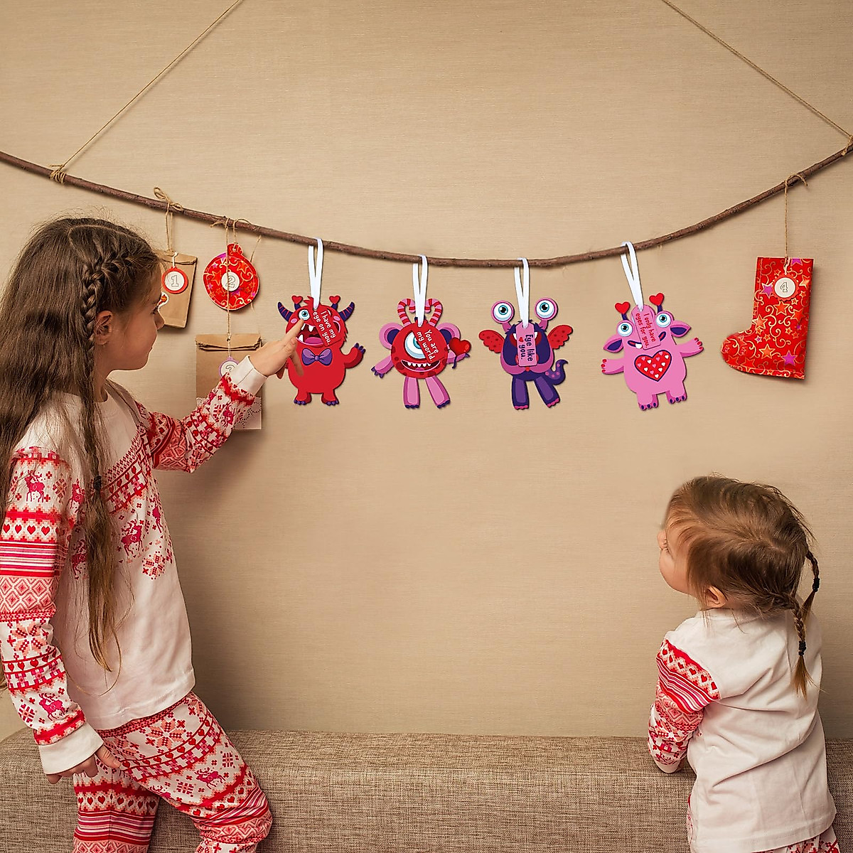 Sumind 24 Sets Valentine's Day Craft Kits for Kids, DIY Craft Ornament Valentine Class Game Activities Paper Craft Hanging Ornament for Valentines Day Decorations