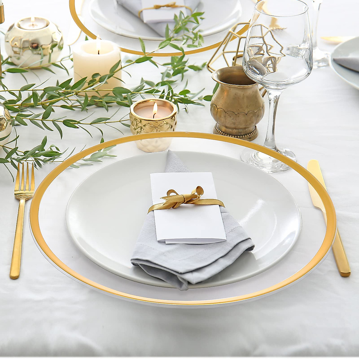 Pinkunn 24 Pcs Charger Plates Bulk 13 Inch Plastic Round Dinner Plate Gold Rim Serving Plates Clear Plastic Plates for Party Banquet Wedding Family Kitchen Table Decor Supplies