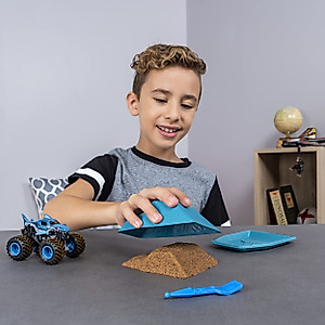 Monster Jam, Megalodon Monster Dirt Starter Set, Featuring 8oz of Monster Dirt and Official 1:64 Scale Die-Cast Truck