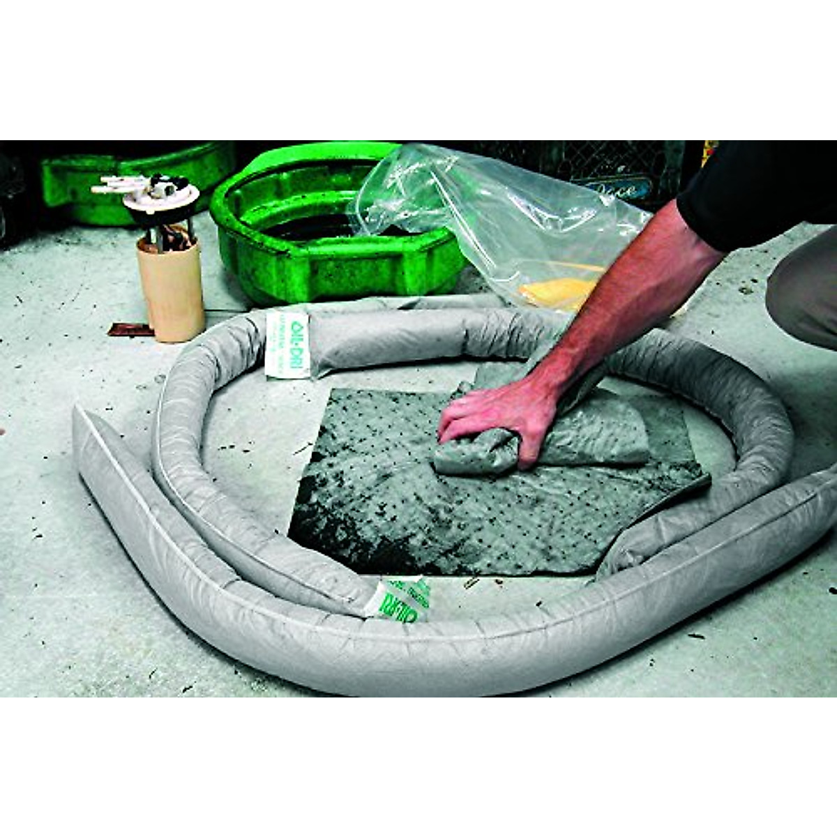 Oil-Dri L90435 Compact Universal 5-Gallon Bucket Spill Kit, 5-Gallon Maximum Absorption Capacity