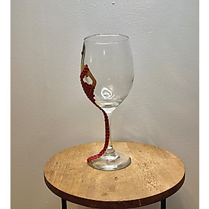 Diva Wine Glass, Long Hair, Large 20oz Decorated Wine Glass, Black, Brown, Woman Drinking Glass, Gift Favours, Gift Favors, Grant Favors, Unique Birthday Gift, Brown Girl on Wine Glass (Red)