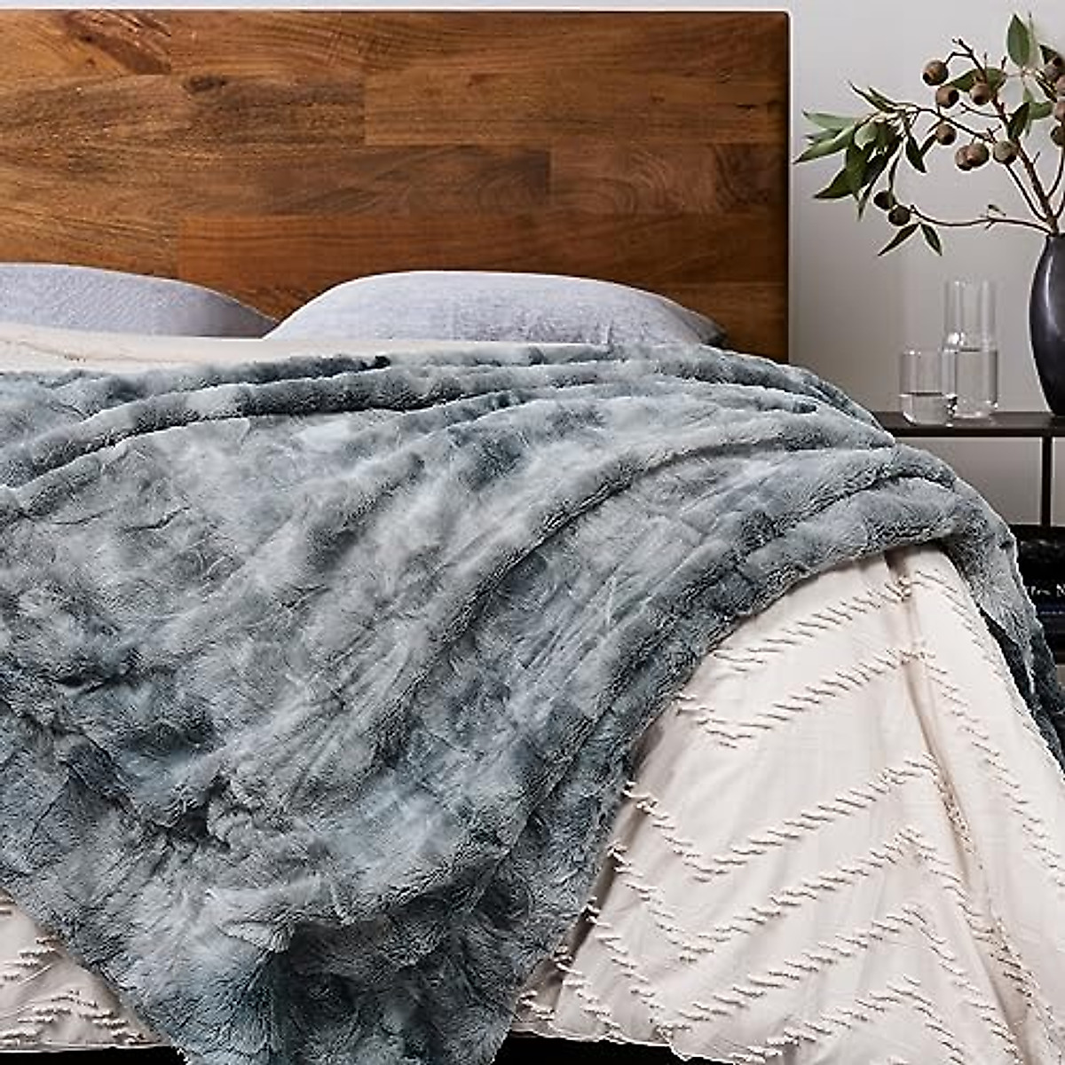 Soft Faux Fur Throw Blanket, Double Sided Luxury Plush Blankets 60" x 80" for Adults, Cozy Fluffy Plush Warm Throw Blanket for Couch Bed Sofa, Marbled Dark Gray