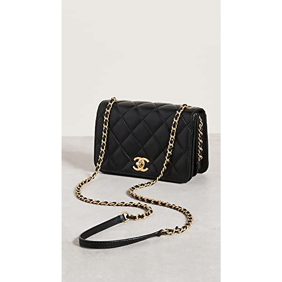 CHANEL Women's Pre-Loved Black Lambskin CC Chain Flap Mini Bag, Black, One Size