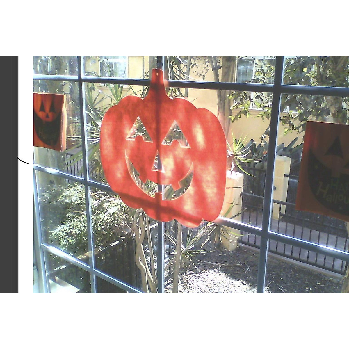 Wis-Sales (16-Pack Mini 3/4 inch Pennsylvania Heavy Duty Suction Cup Hooks for Glass Windows. for Signs Holiday Ornaments Suncatchers