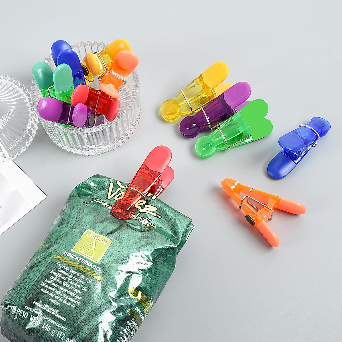 12 Pack Chip Bag Clips, Foods Snacks Bag Clamps Sealing Bar, Refrigerator Magnet Clips for Kitchen Use