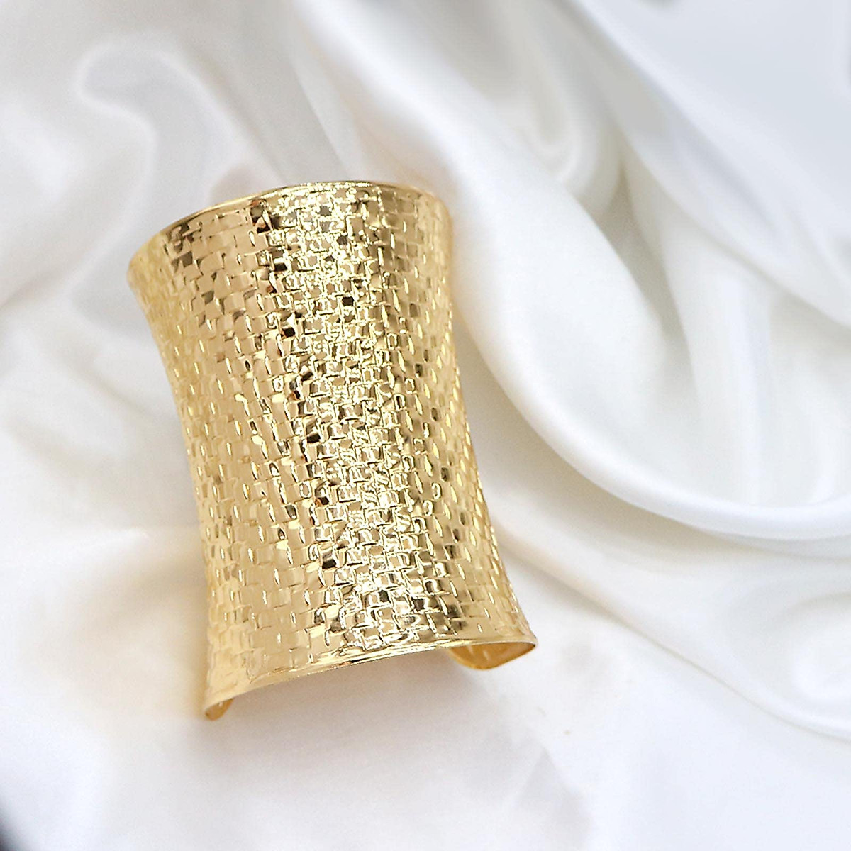 FUAHXYES 18K Gold Plating Wide Textured Cover Bangle Bracelets Exaggerated Chunky Wrist Cuff Wrap Punk Statement Opening Bracelets Fashion Jewelry Bracelet for Women