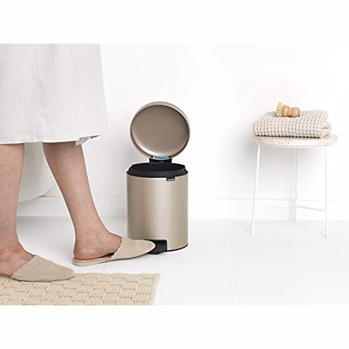 Brabantia PerfectFit Trash Bags (Size W/1.3 Gal) Thick Plastic Trash Can Liners with Drawstring Handles (40 Bags)