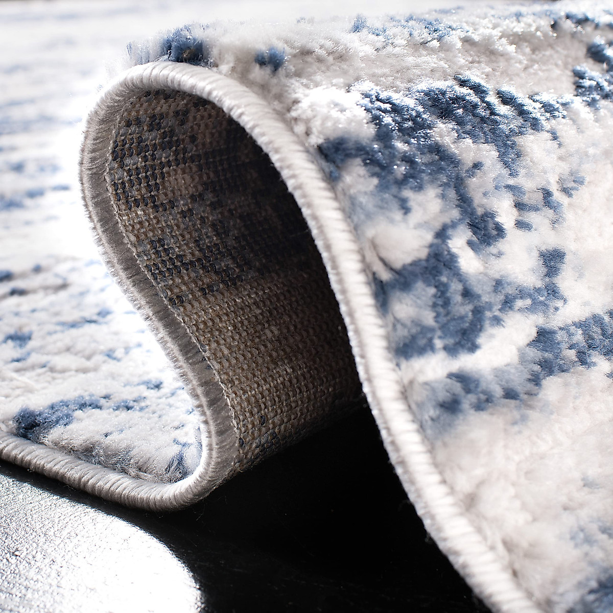 SAFAVIEH Amelia Collection Area Rug - 9' x 12', Grey & Navy, Modern Abstract Design, Non-Shedding & Easy Care, Ideal for High Traffic Areas in Living Room, Bedroom (ALA768B)