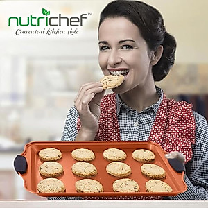 NutriChef 5-Piece Baking Pans Set - Stackable Cookie Sheets & Roasting Pan w/ Lid - Convenient Sizes for Cooking & Baking, Includes Built-in Silicone Handles - Easy to Clean, Copper