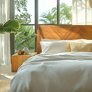 Acacia Alander King Bed Frame and Headboard Solid Wood Platform Bed, Scandinavian Signature Wood Bed Compatible with All Mattress Types, Bed Frame King Bedroom Furniture, Wood Slats Support, Walnut