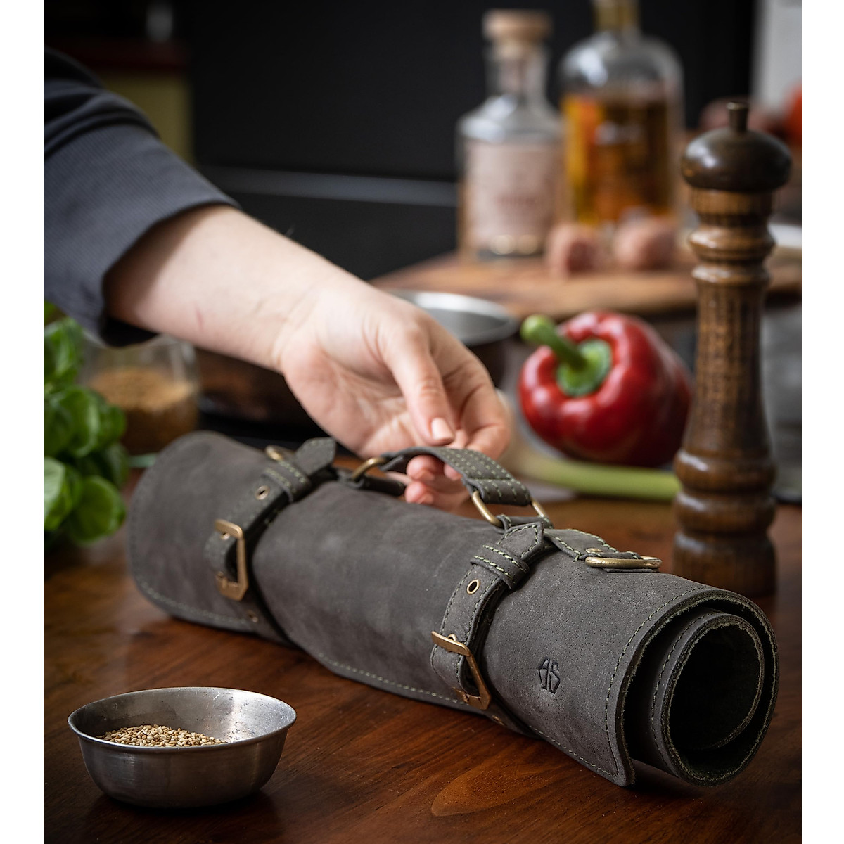 Angus Stoke Knife Roll Bag Genuine Leather – Knife case for Chefs 7 Slots – Leather Knife with Handle and Strap Frank (Olive-Green)