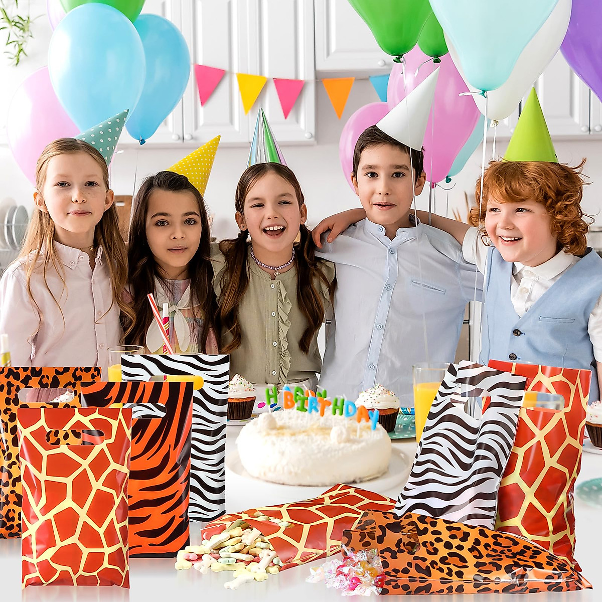 Dinifee 200 Pieces Plastic Safari Goodie Bags Bulk Jungle Theme Party Favors Bags Safari Gift Bags Safari Candy Bags for Summer Jungle Animal Party Favors Supplies