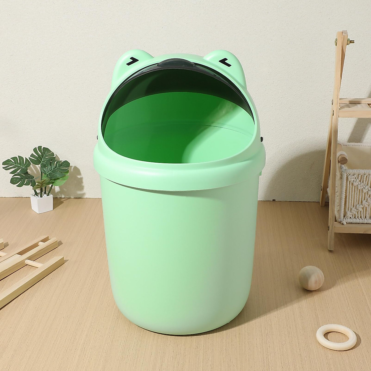 PRETYZOOM Cute Frogs Trash Can with Lid: Plastic Garbage Bin Cartoon Flip Wastebasket Recycle Bin Kawaii Vehicle Trash Bin for Office Car Bathroom Kitchens Dressing Table