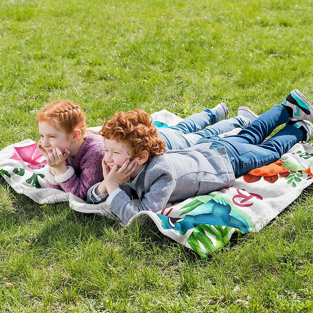 JUCIPAY Dinosaur Blanket, Dinosaur Gifts for Girls/Boys, Dinosaur Gift for Kids Teens Who Like Dinosaur, Dinosaur Birthday Gifts for Kids Boys Girls, Boys Girls Birthday Gift Throw Blanket 50"X40"