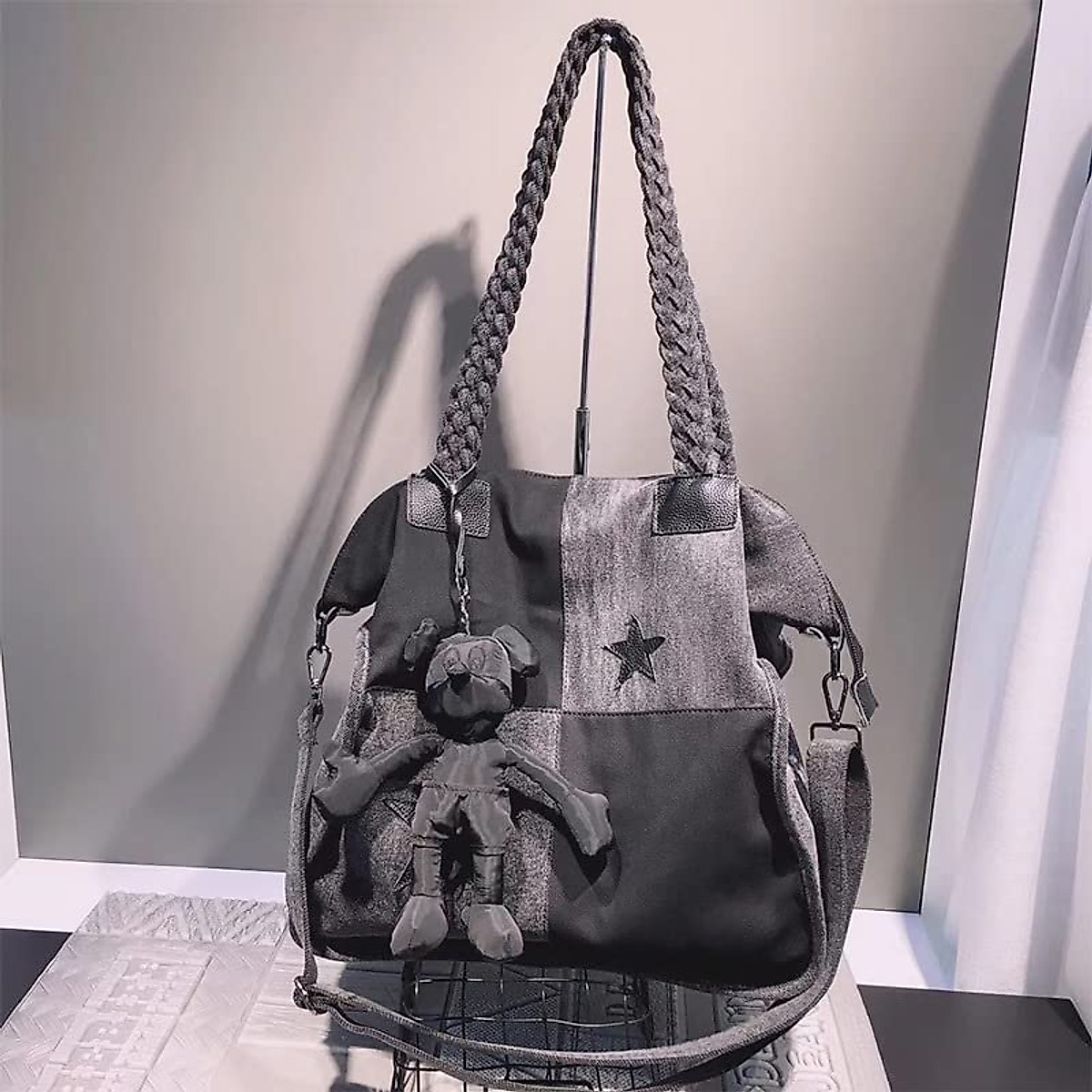 Large capacity women's canvas bag Women's shoulder bag Simple retro messenger bag with cute accessories (Mesh cloth)